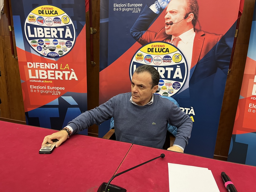 Messina Cateno De Luca Affronta Le Elezioni Europee Chiedendo Al